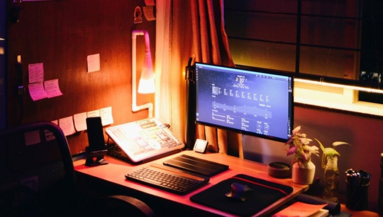 3 Snappy Ways to Tile Windows Vertically on Windows PCs