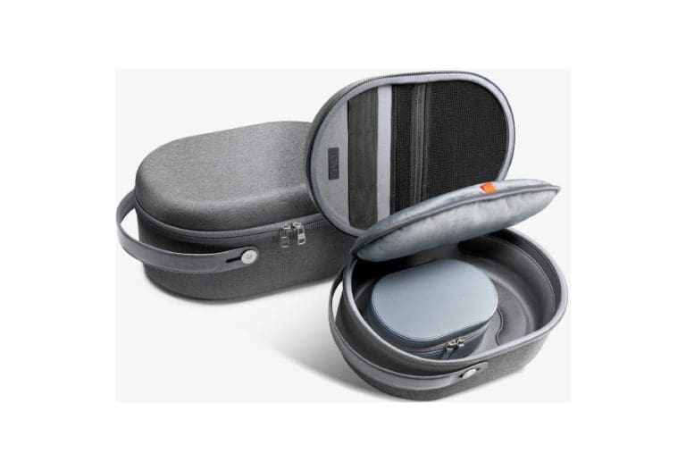 6 Best Carrying Cases for Apple Vision Pro - Guiding Tech