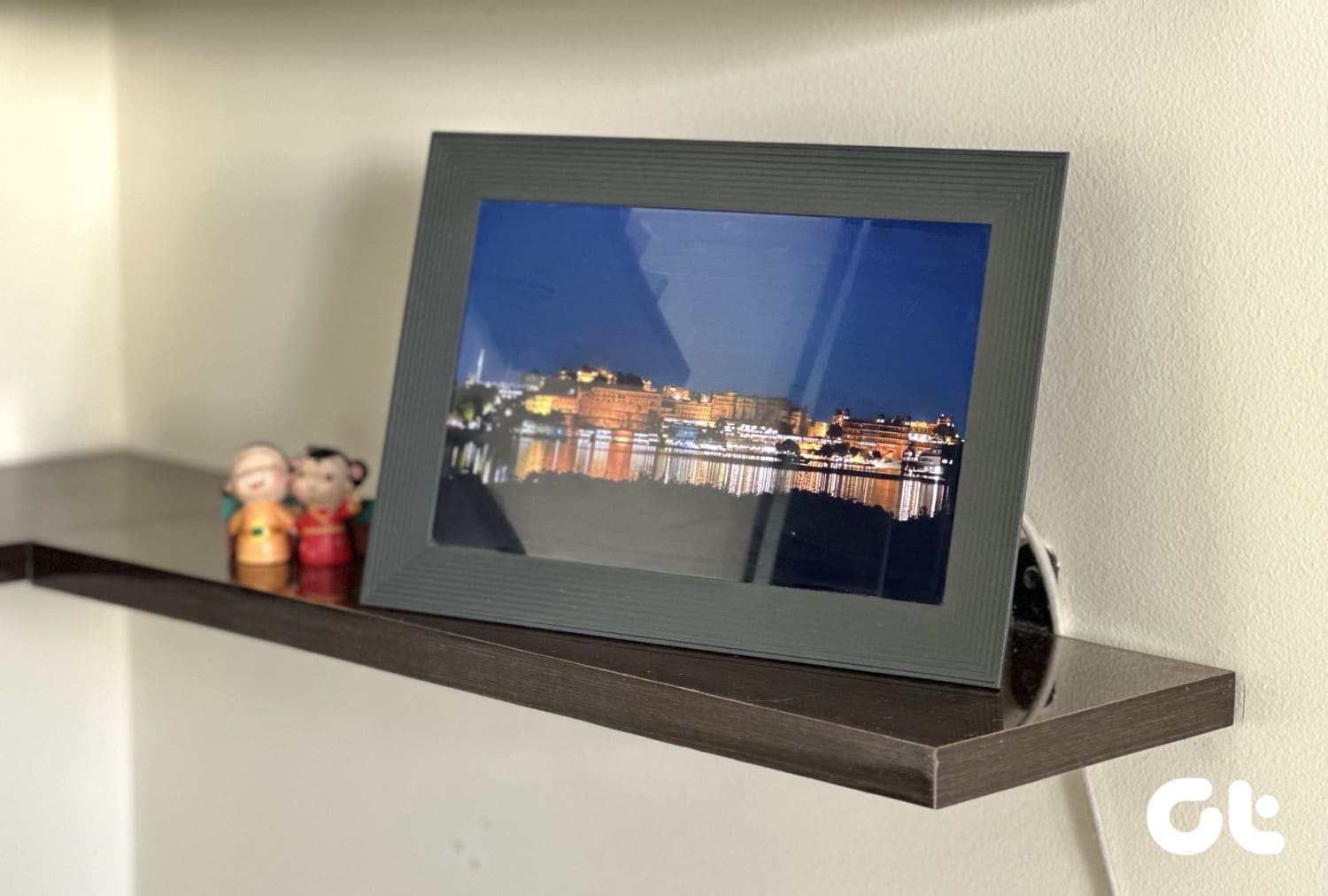 Aura Carver Digital Frame Review: Simple but Mighty - Guiding Tech