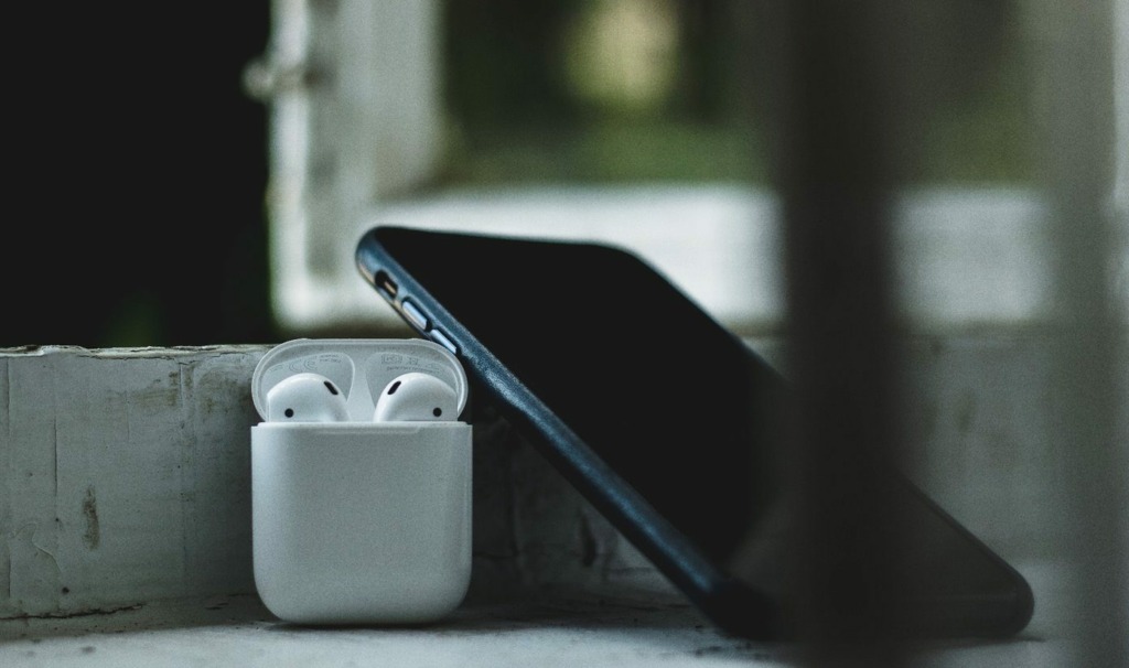 7 Best Fixes for AirPods Not Working for Phone Calls