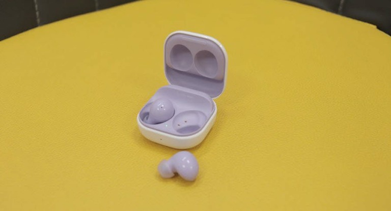 6 Best Samsung Galaxy Buds 2 Pro Cases and Covers - Guiding Tech