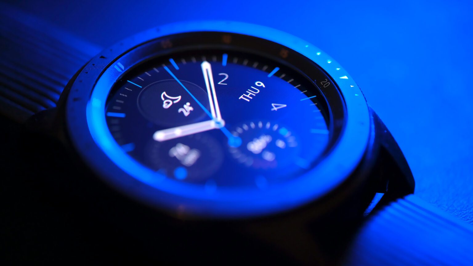 5 Best Smartwatches With Blood Pressure Monitoring - Guiding Tech