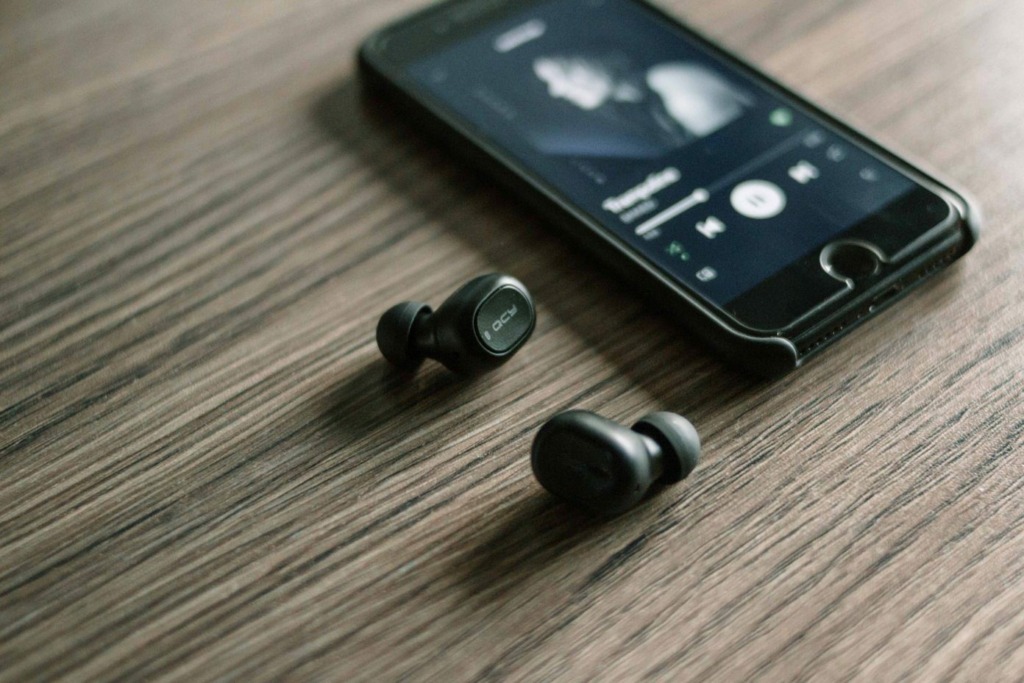 6 Best Wireless Earbuds With Ambient Sound Feature