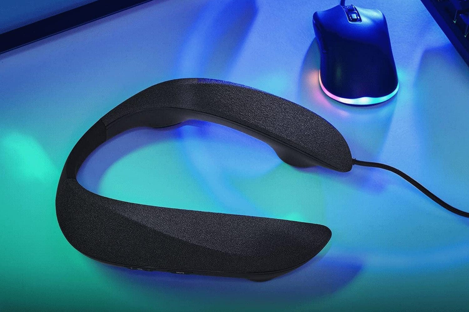 6 Best Neck Speakers to Listen to Music on the Go - Guiding Tech