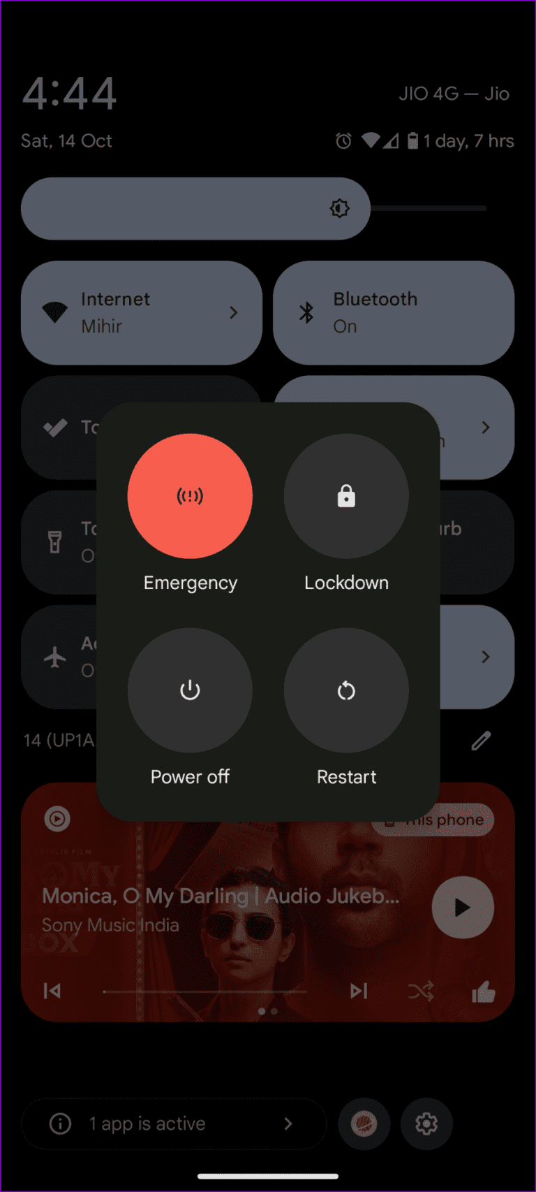 Why Is My Phone Screen Turning Green - Guiding Tech